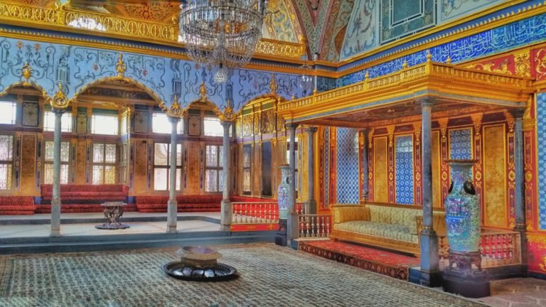 Must Visit Places in Istanbul, Turkey : 3 Days Istanbul Itinerary